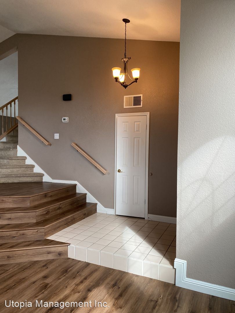 8932 Hollowstone - Utopia Management